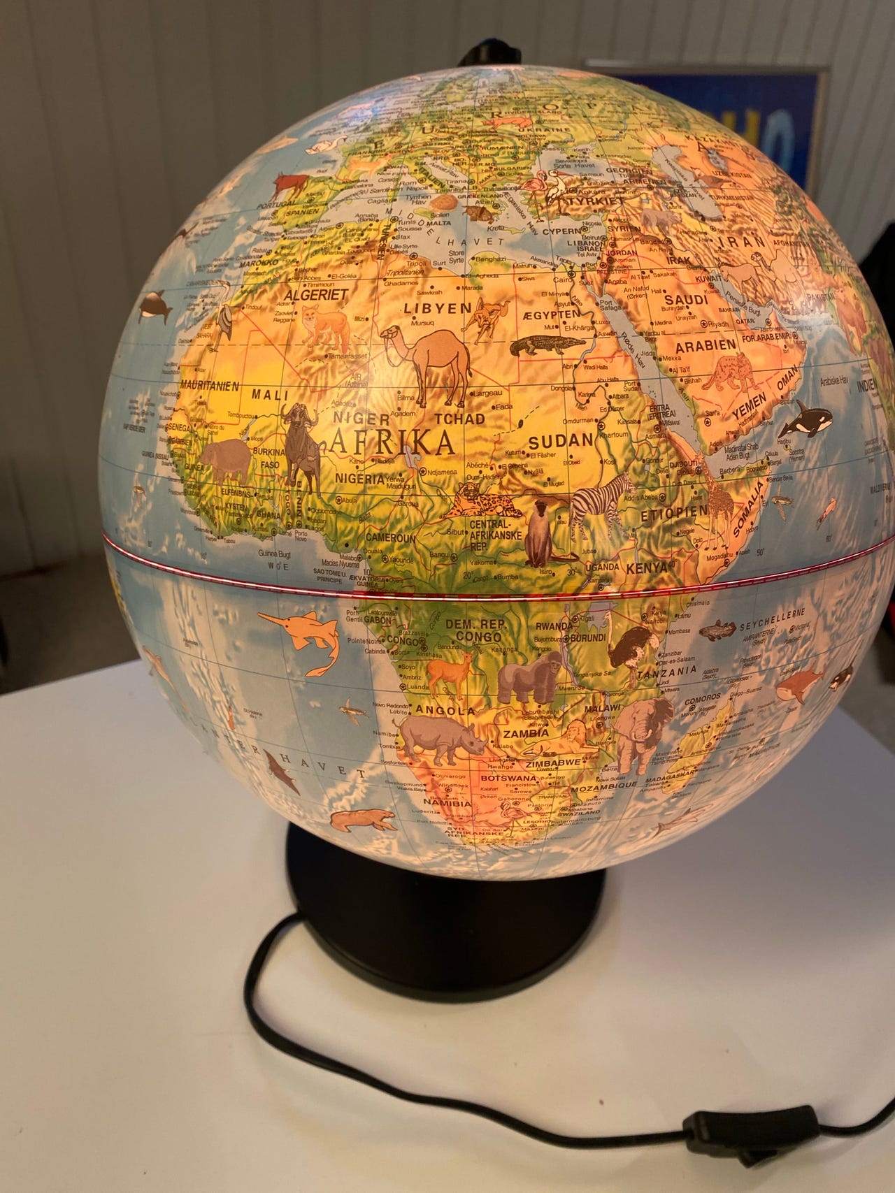 Børne globus med dyr | DBA