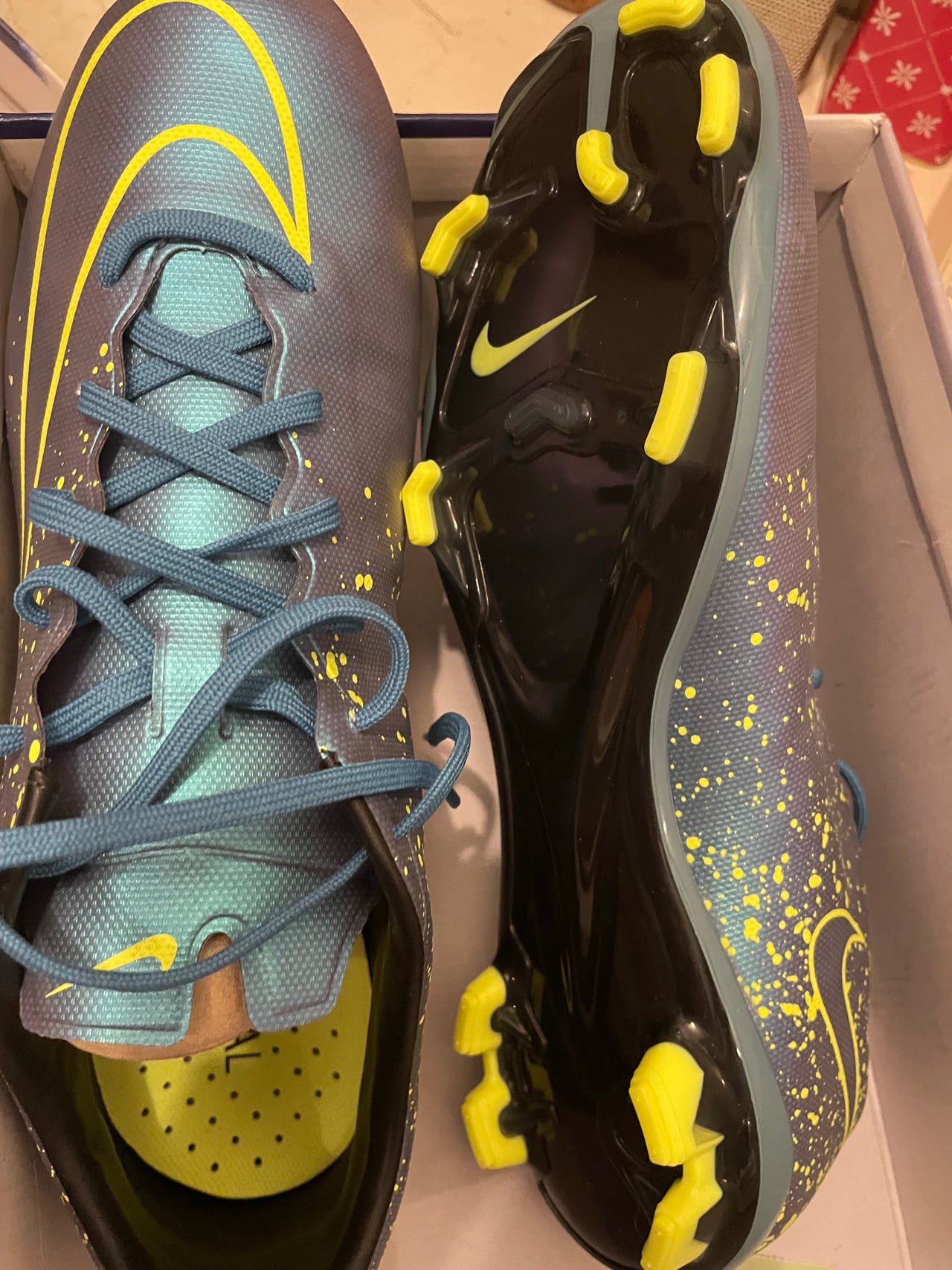 Football shoes | DBA