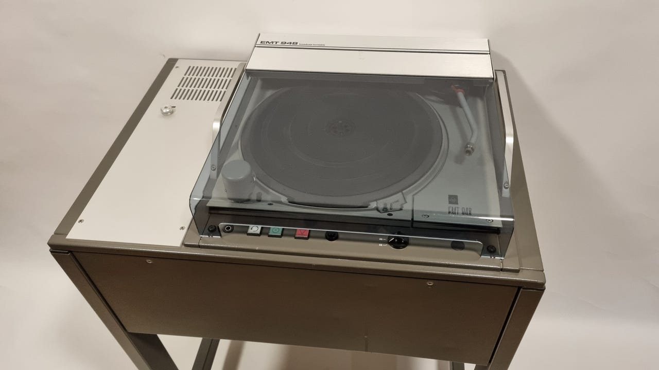 EMT 948 pladespiller | DBA