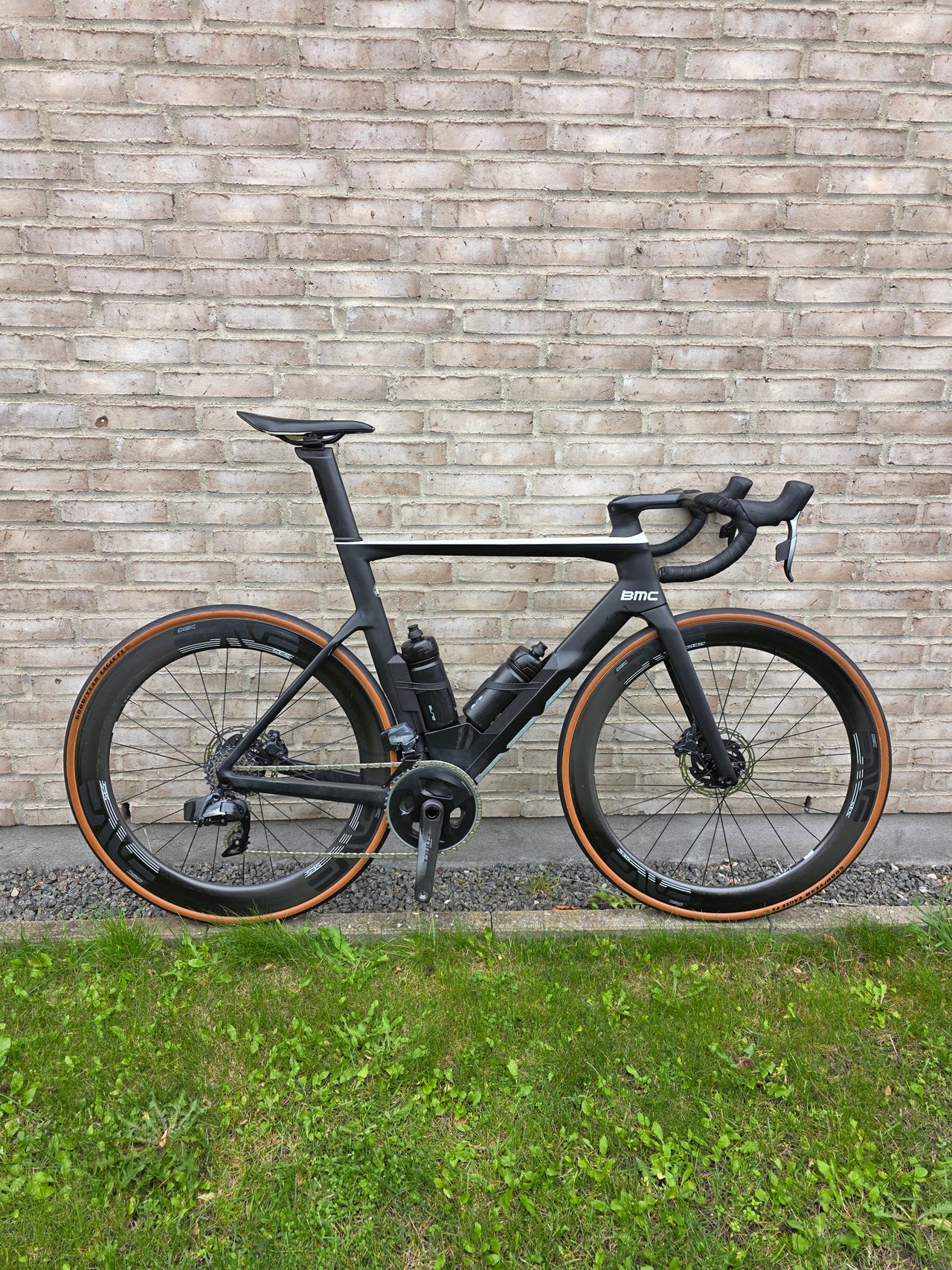 BMC Timemachine R01 med SRAM Force AXS 12 speed og ENVE SES hjul. 56 cm | DBA