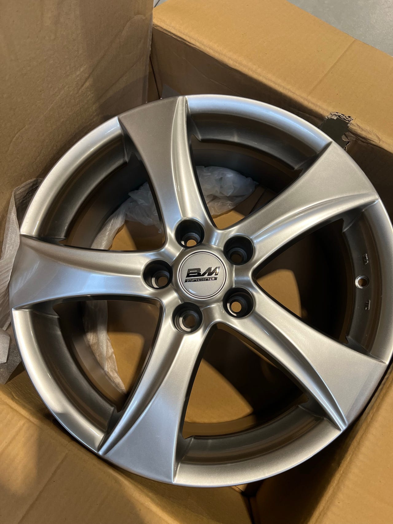 18” BM Racing alufælge | DBA