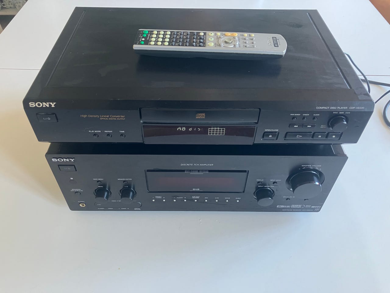 Sony STR-DB8950 Surround Receiver, compact disc player cdp-xE220 samt ...