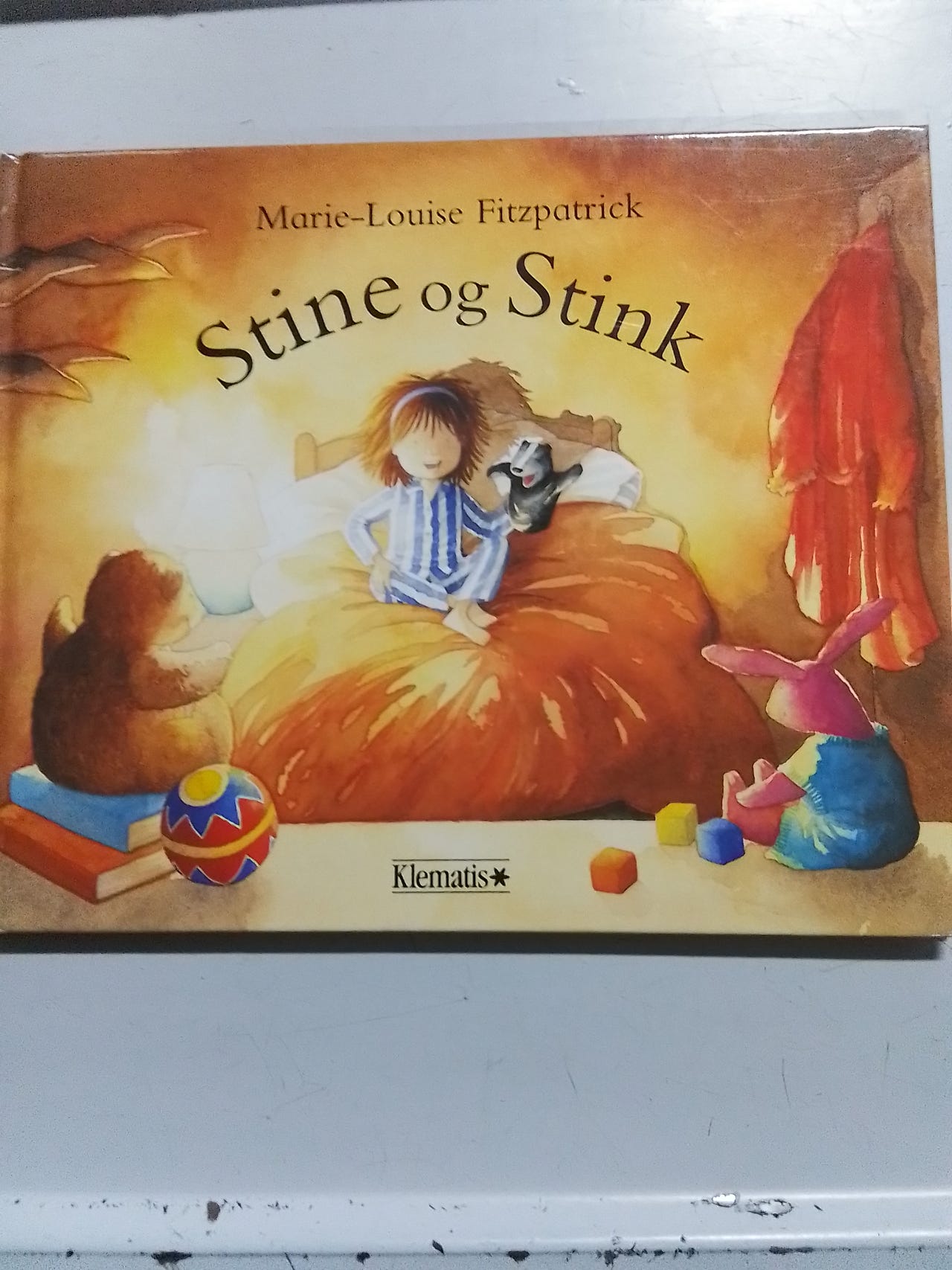 Stine og Stink af Marie Louise Fitzpatrick | DBA