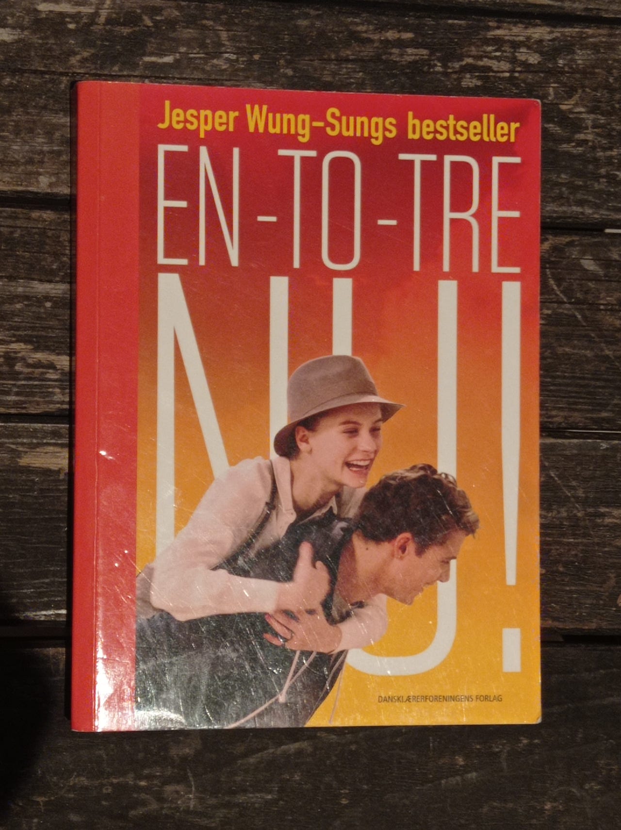 En-to-tre-NU! af Jesper Wung-Sung | DBA