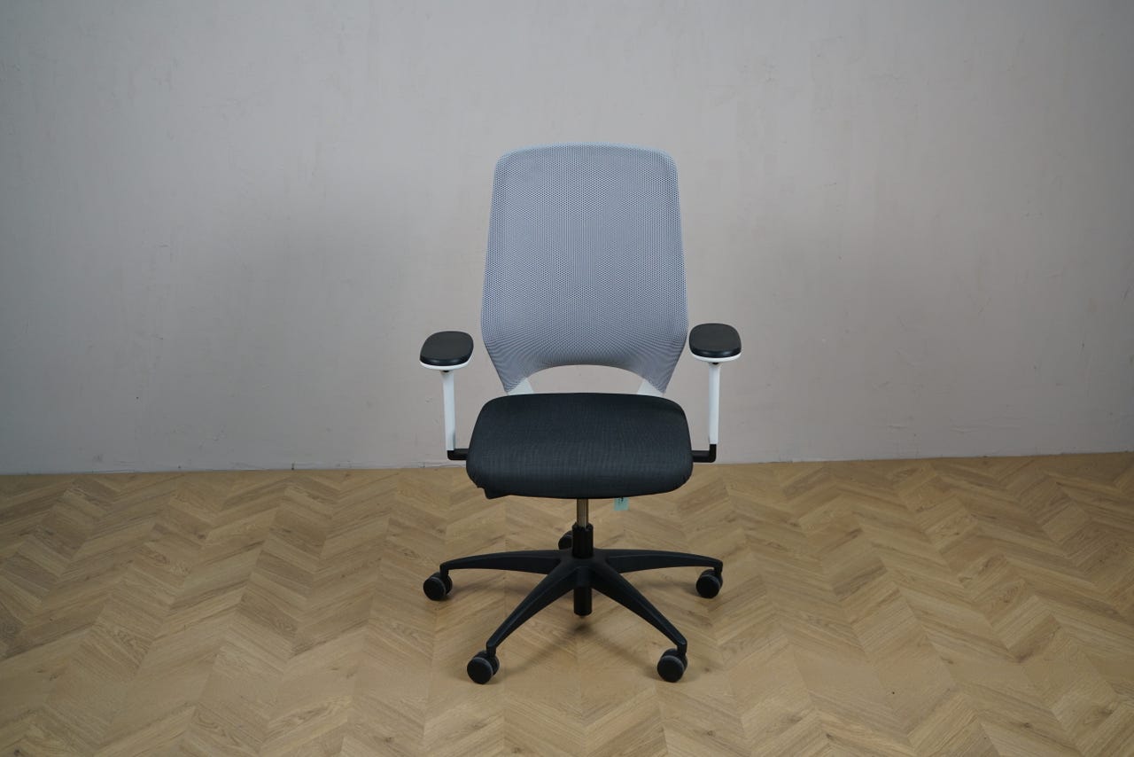 Kinnarps Esencia Kontorstol – Grå/Sort Ergonomisk Stol med Armlæn | DBA