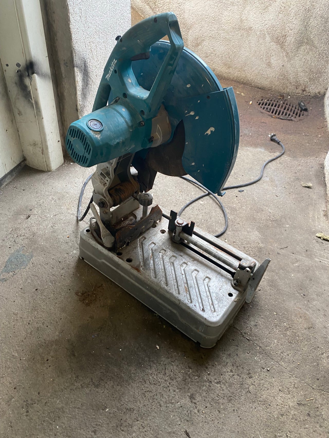 Makita afkorter metal kapsav | DBA