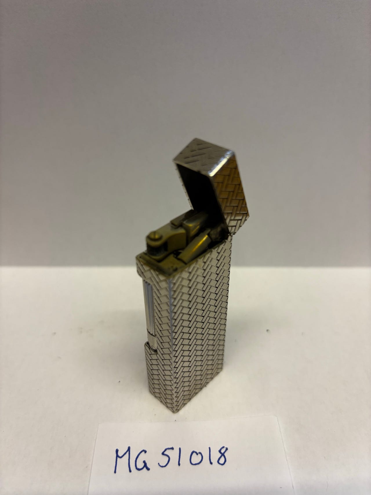 Dunhill Rollagas Lighter model: MG51018 | DBA
