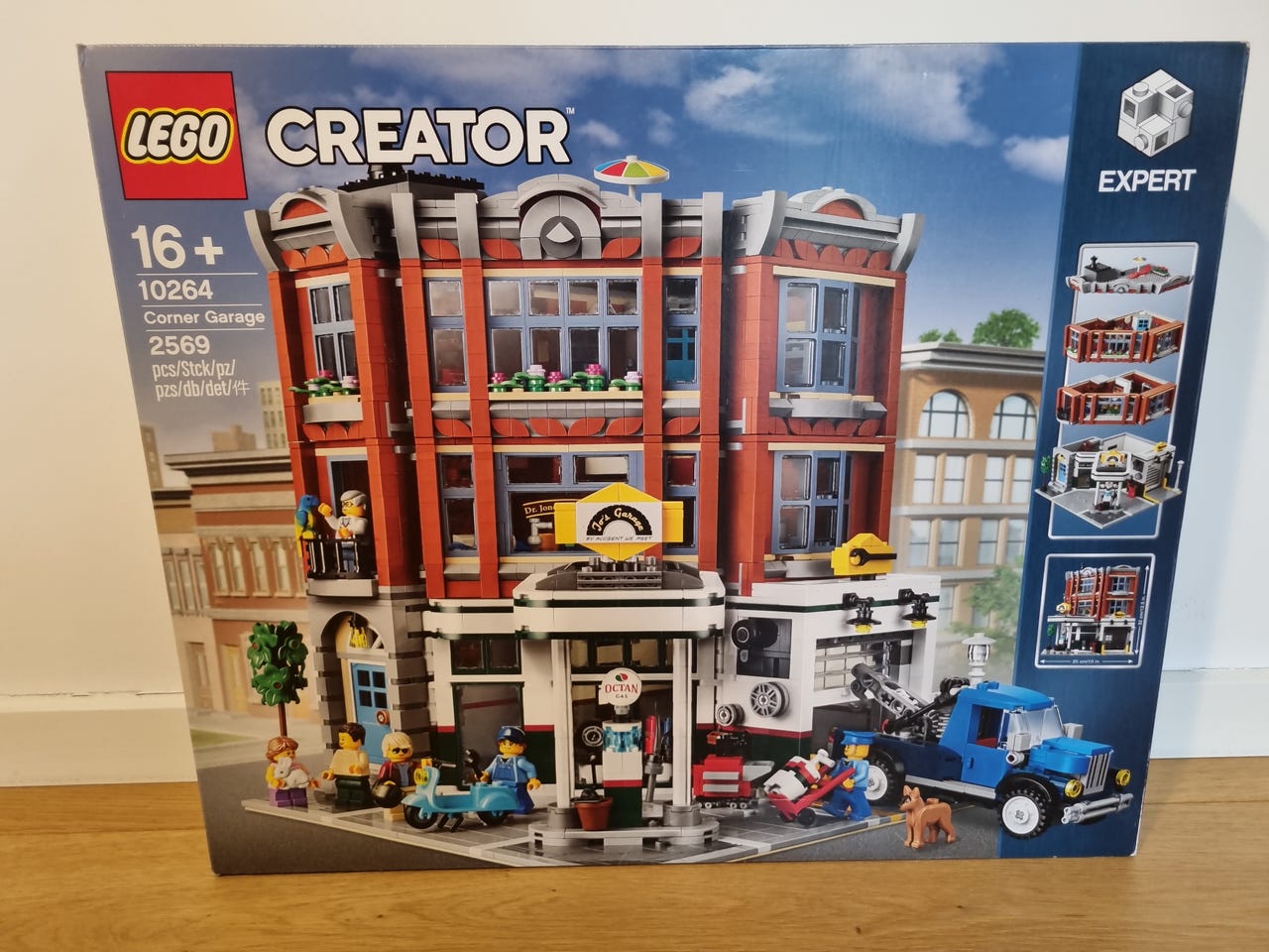 Corner Garage (10264) | DBA