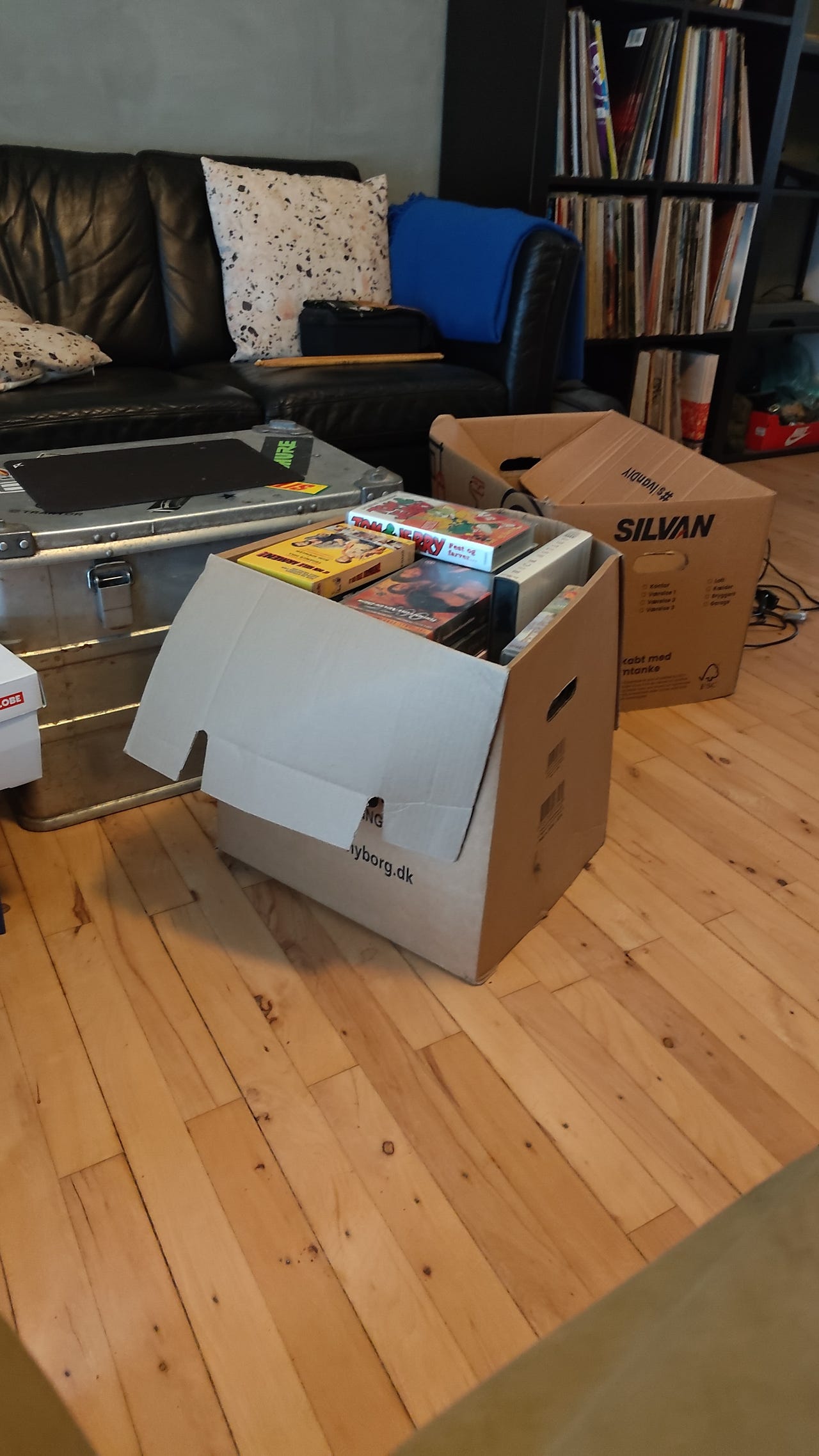 Sælger 53 VHS film og VHS maskine | DBA