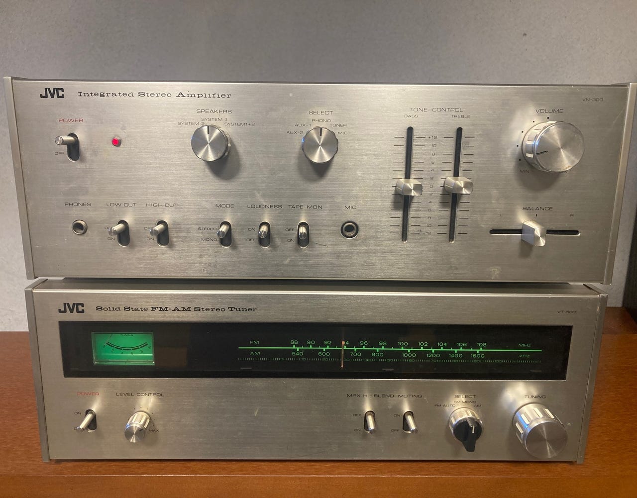 JVC VN-300/VT-500 - serviceret og mega smuk vintagelyd | DBA