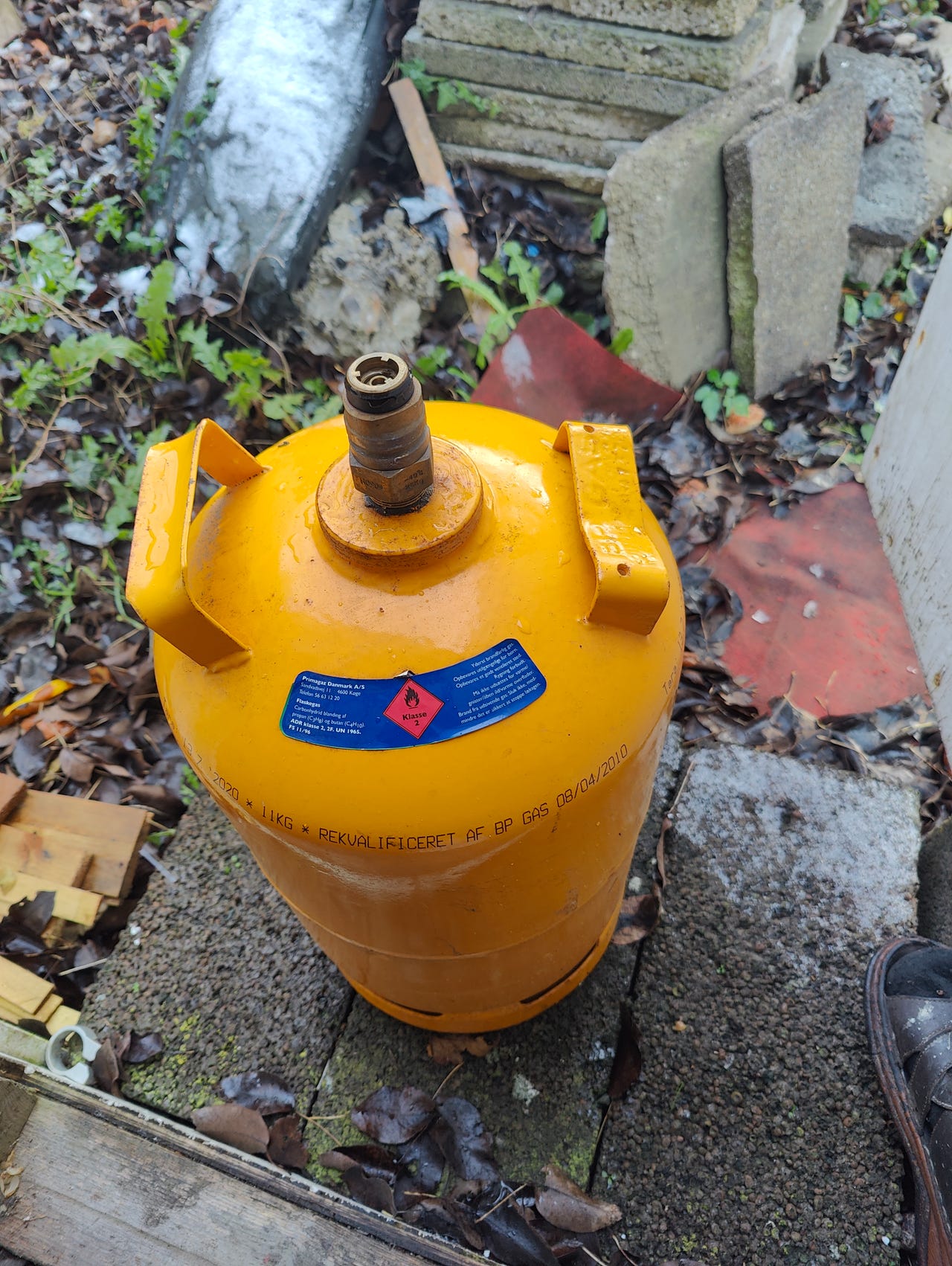 Gassbeholder 11 kg gul metal | DBA