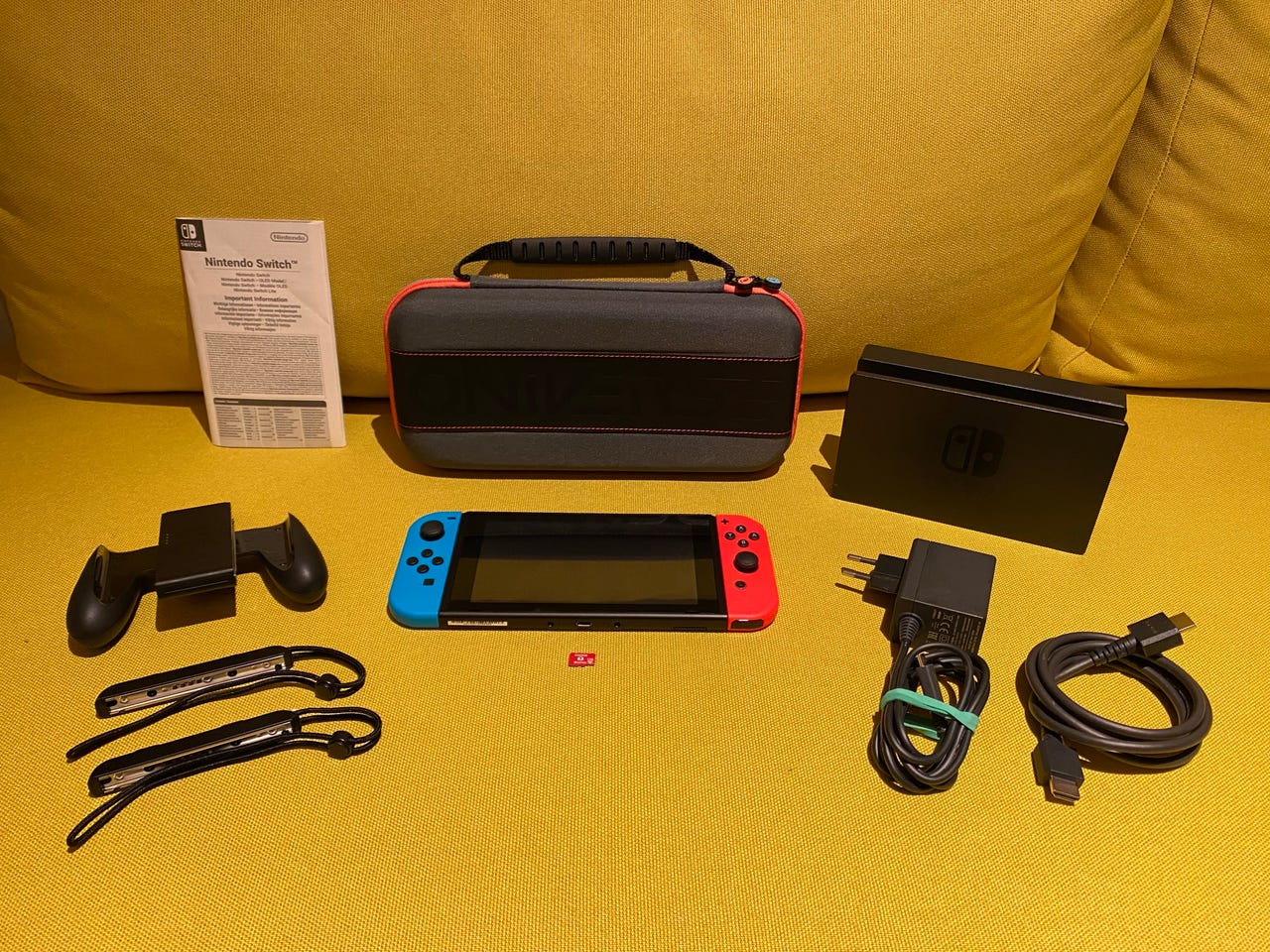 Nintendo Switch V2 Neon Blue/Neon Red - Konsol + 128 GB SD kort + Taske ...