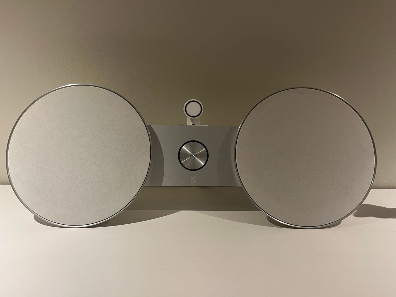 Bang & Olufsen BeoPlay A8 Trådløs Højttaler Sølv | DBA