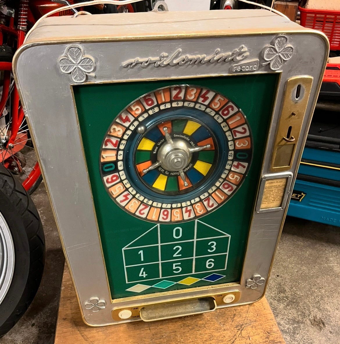 Roulomint væghængt automat | DBA