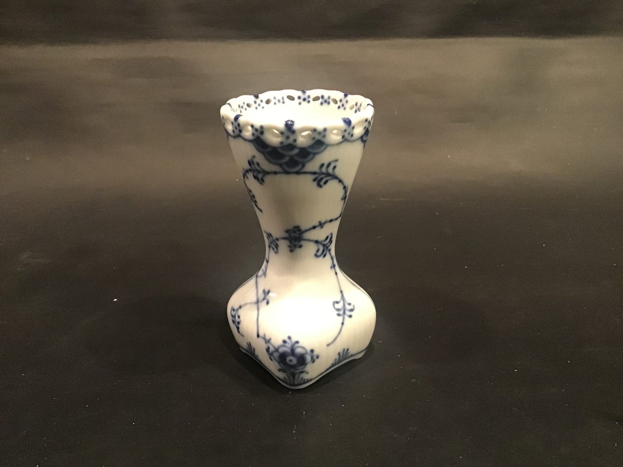 Helblonde musselmalet vase 1/1162 | DBA