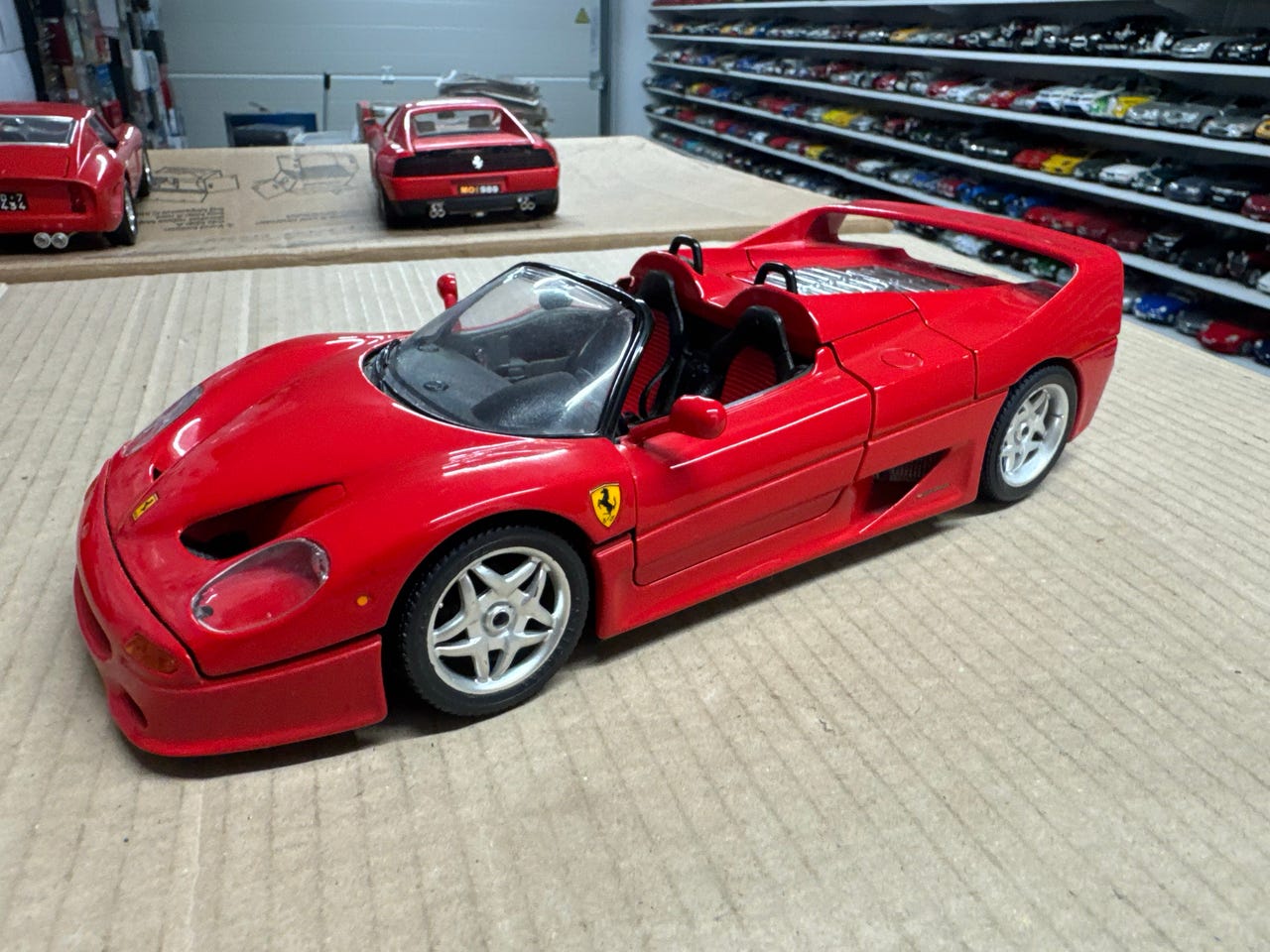 Ferrari F50 1995 1/18 1:18 modelbil rød | DBA