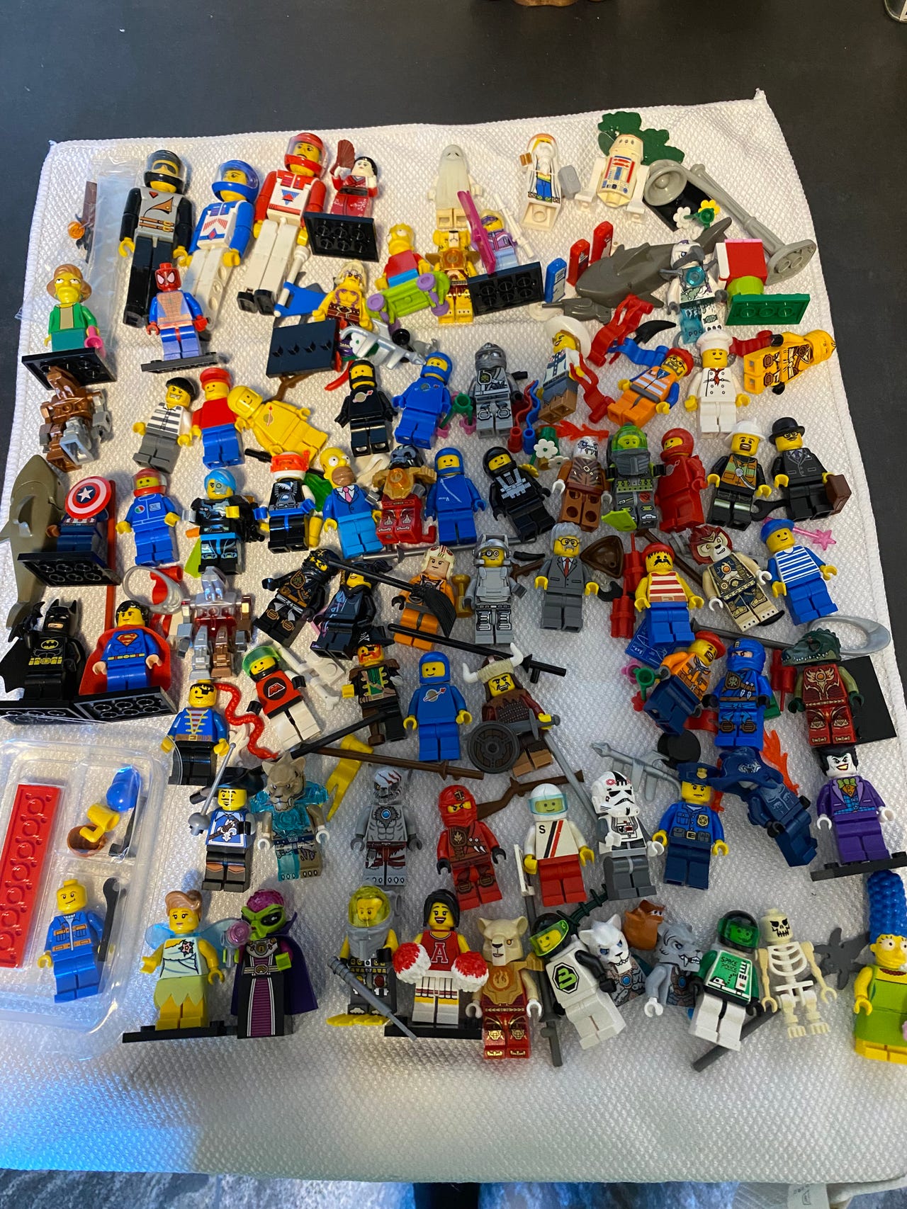 LEGO Minifigurer Blandede Temaer | DBA
