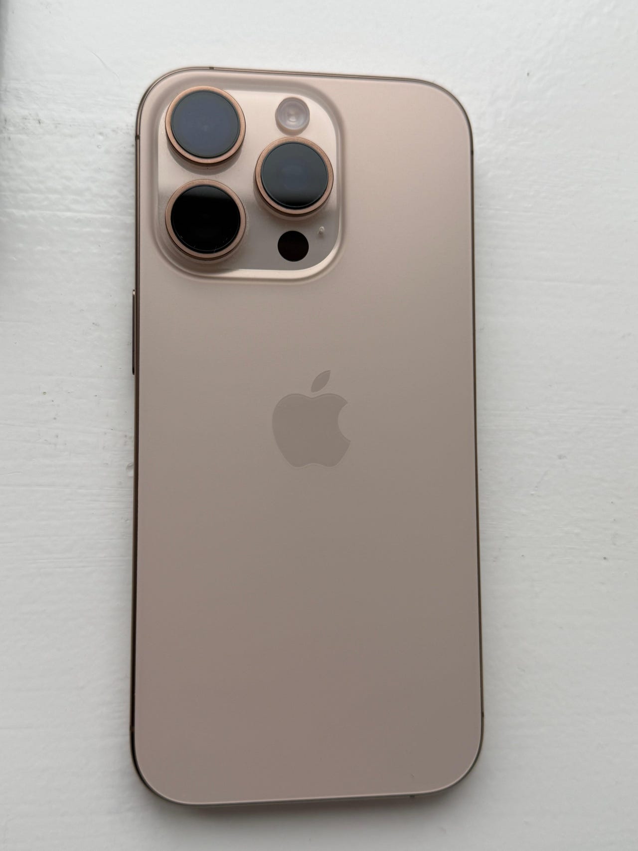 Apple iPhone 16 Pro Mobiltelefon 128 GB | DBA