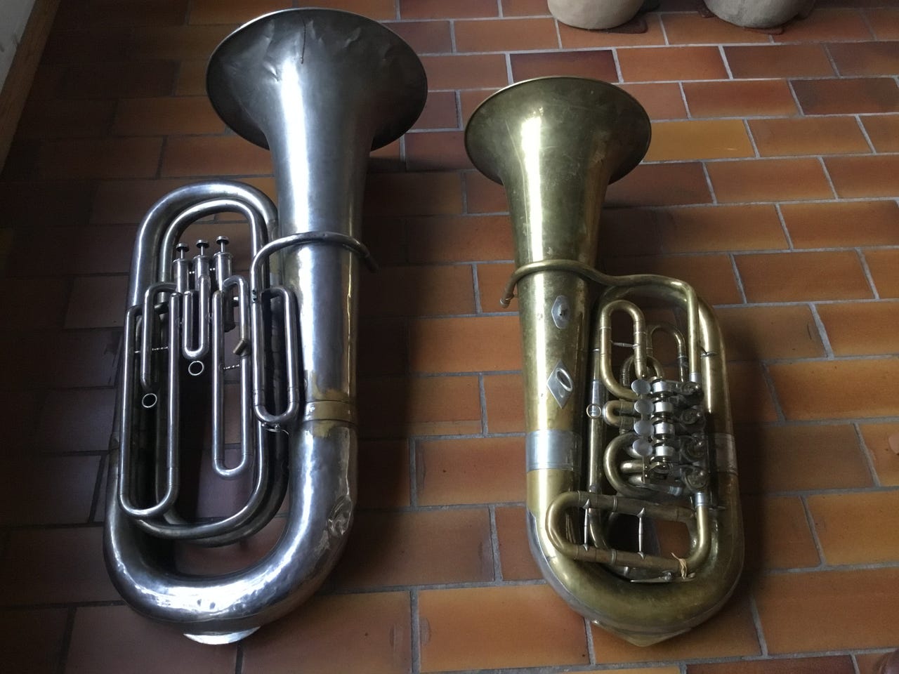 B- og F- tuba | DBA
