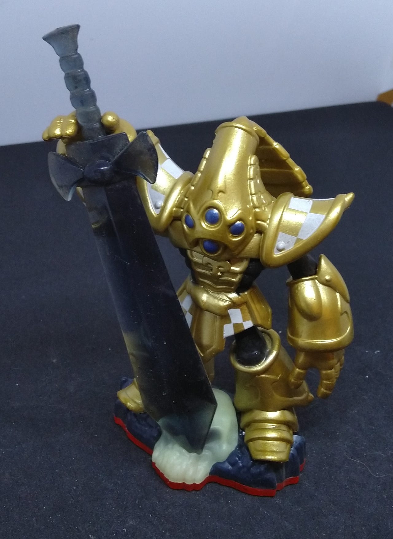 Skylanders Trap Team Trap Master Nitro Krypt King | DBA