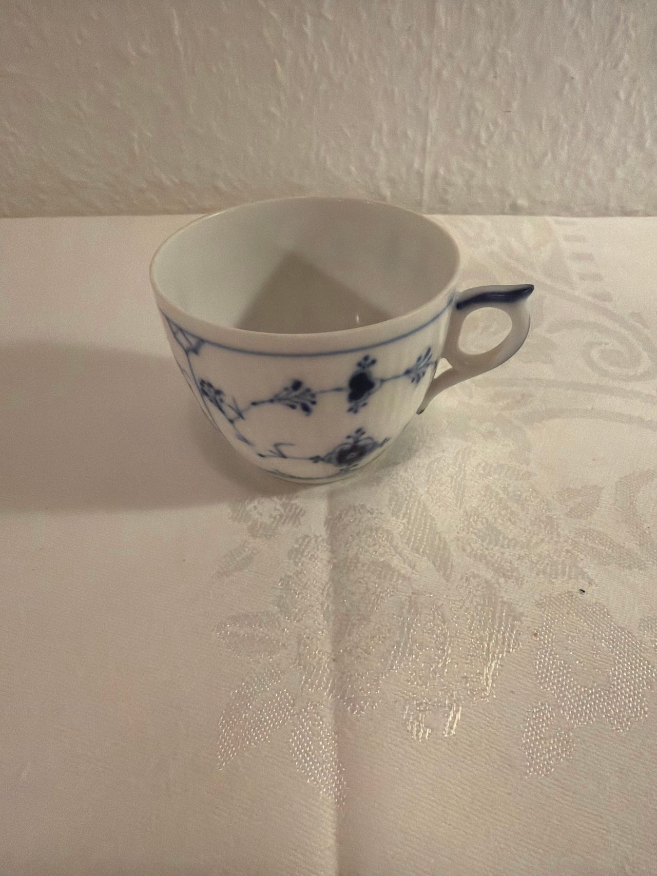 Royal Copenhagen Musselmalet Riflet kaffekop. | DBA