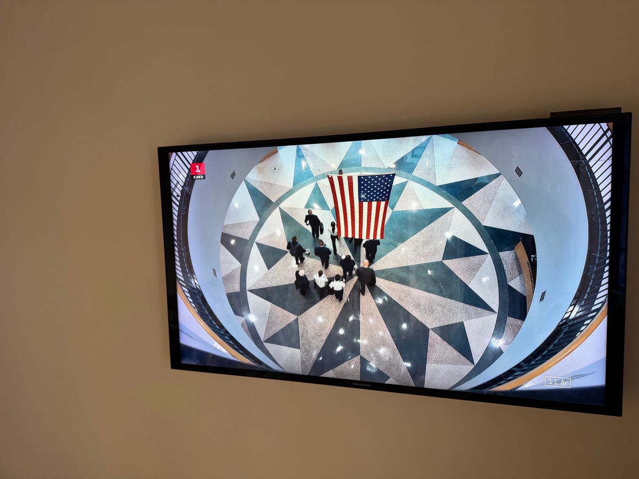 Bang og Olufsen / BeoVision Avant 55 / inkl. Vægbeslag | DBA