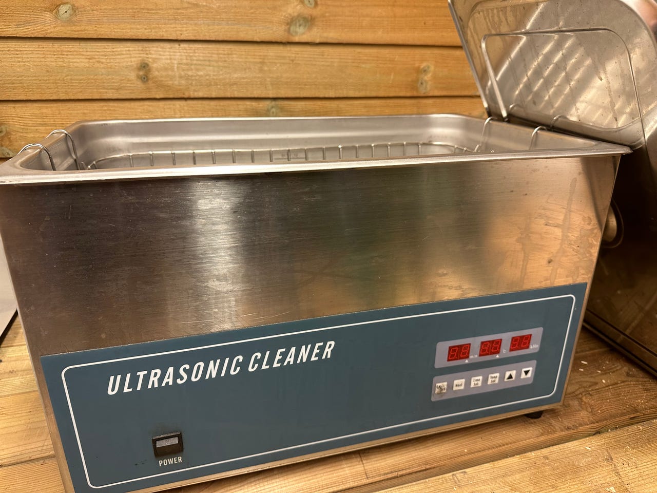 Ultrasonic cleaner | DBA