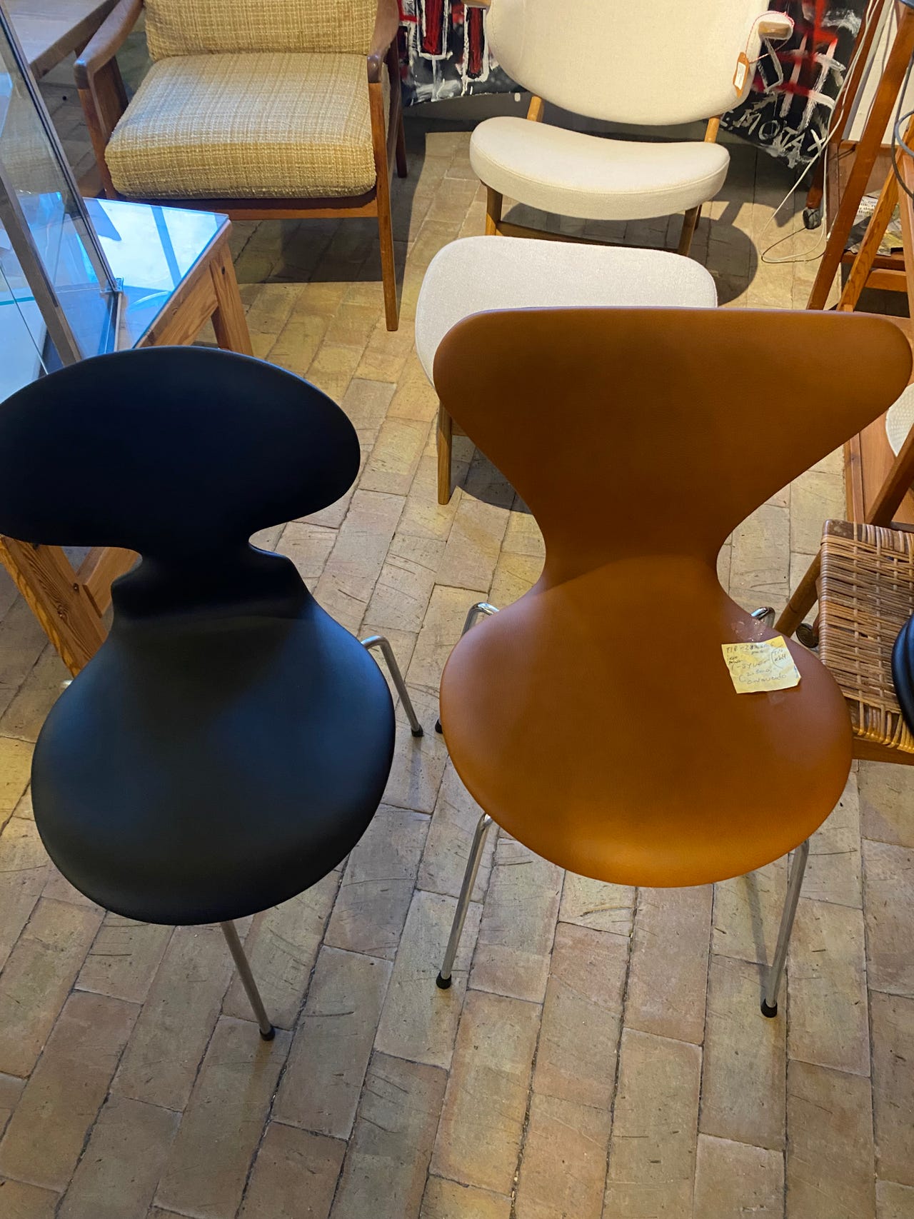 Arne Jacobsen myren 3 ben nypolstret | DBA