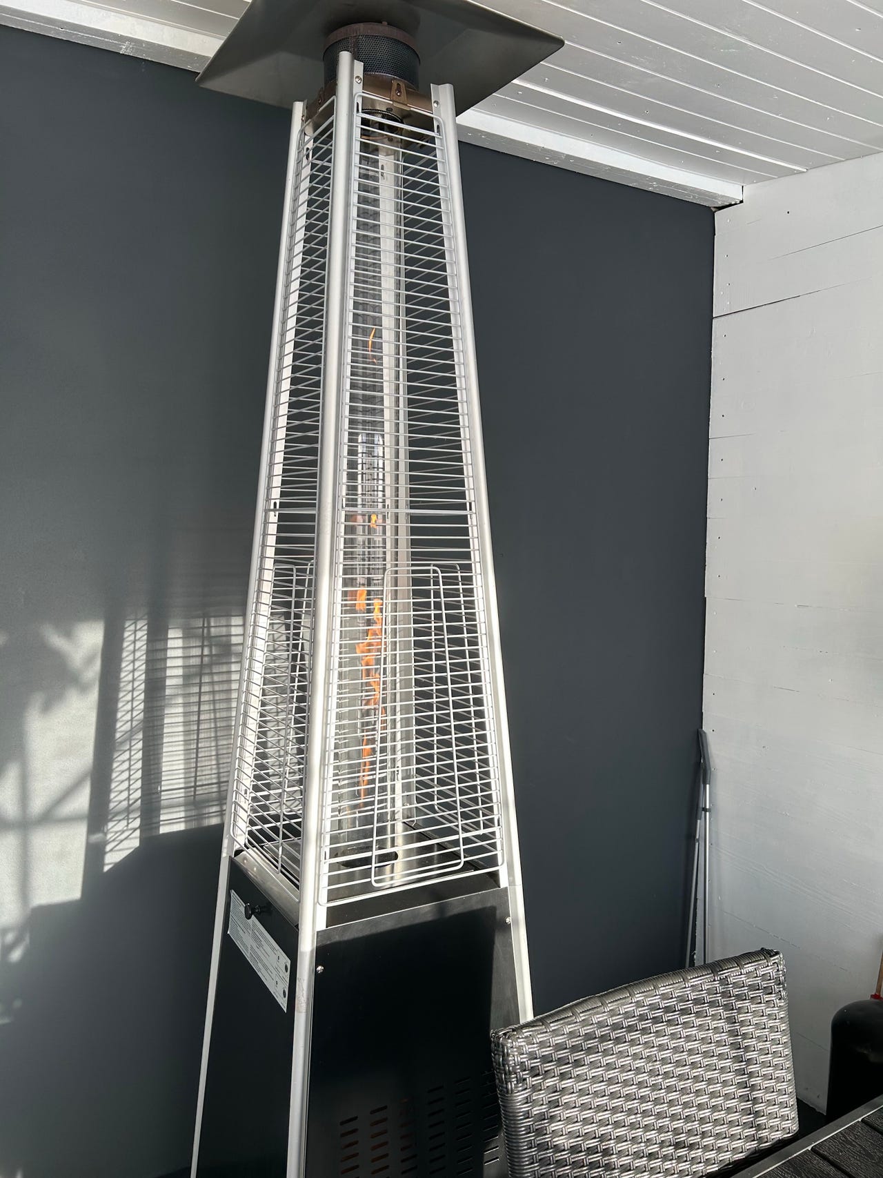 Terrassevarmer pyramideformet sort | DBA