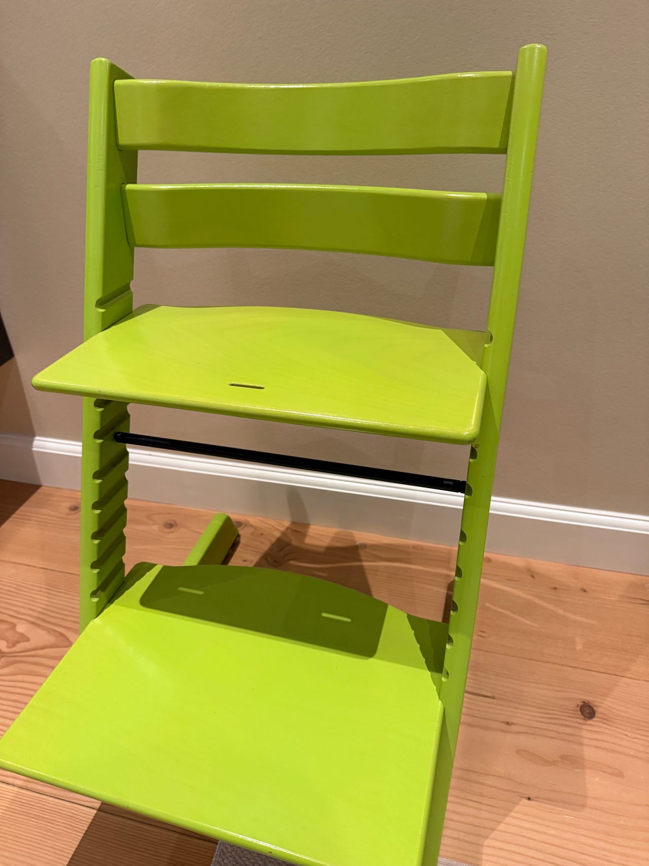 Stokke Højstol grøn | DBA