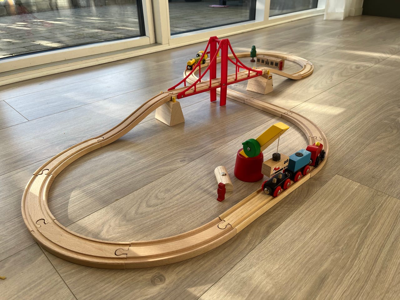 BRIO trætogbane sæt med bro og kran | DBA