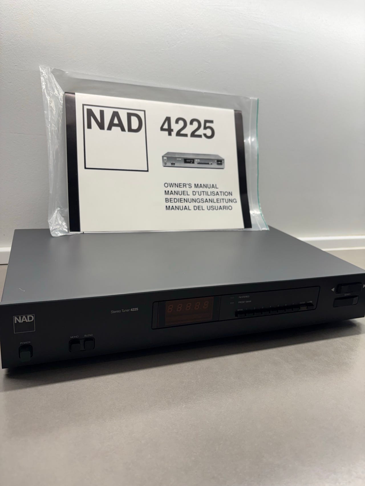 NAD 4225 Stereo Tuner | DBA
