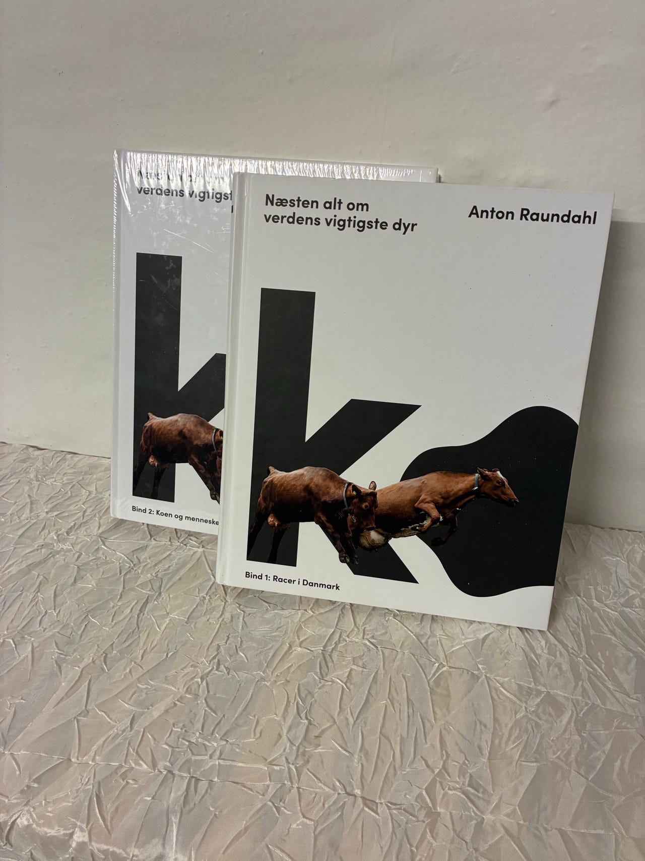 Anton Roundahl Næsten alt om verdens vigtigste dyr bind 1-2 | DBA