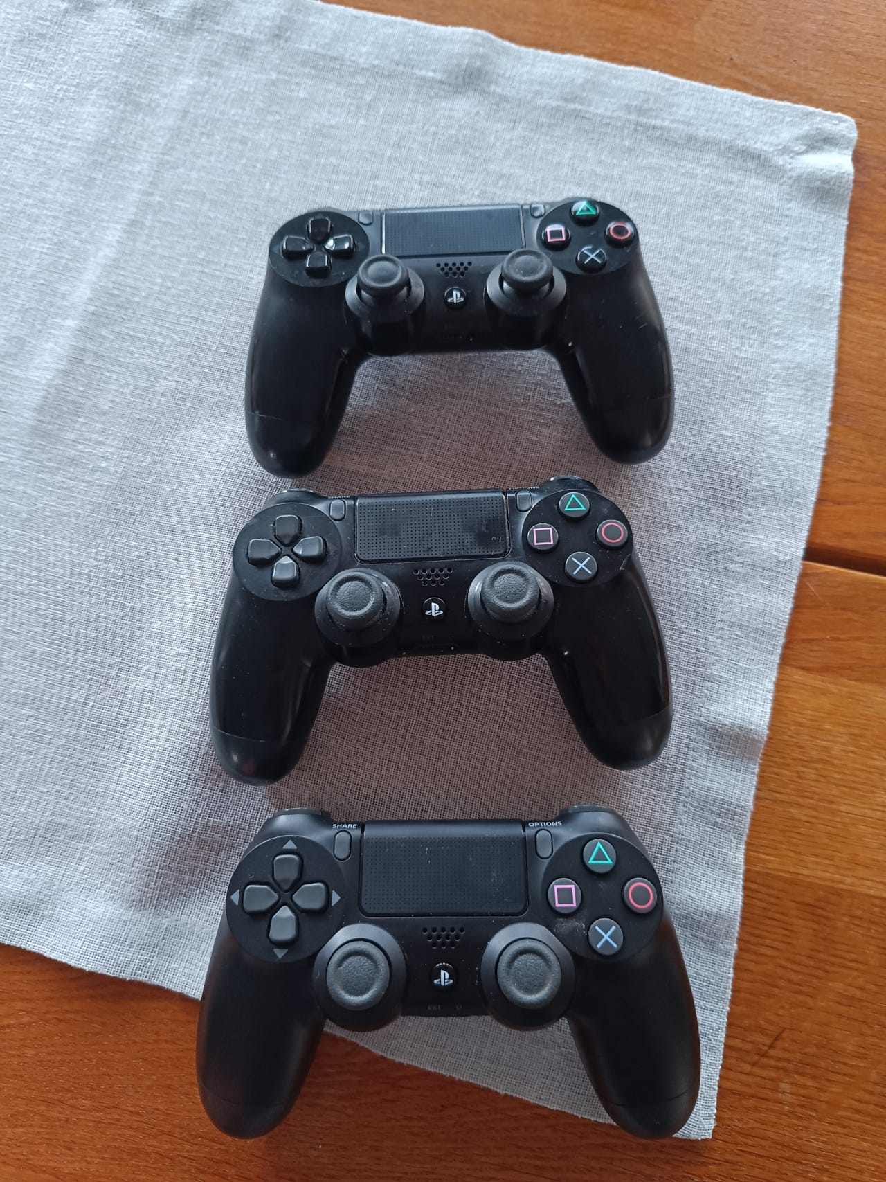 PlayStation 4 controller !!!stk 180kr !!! | DBA