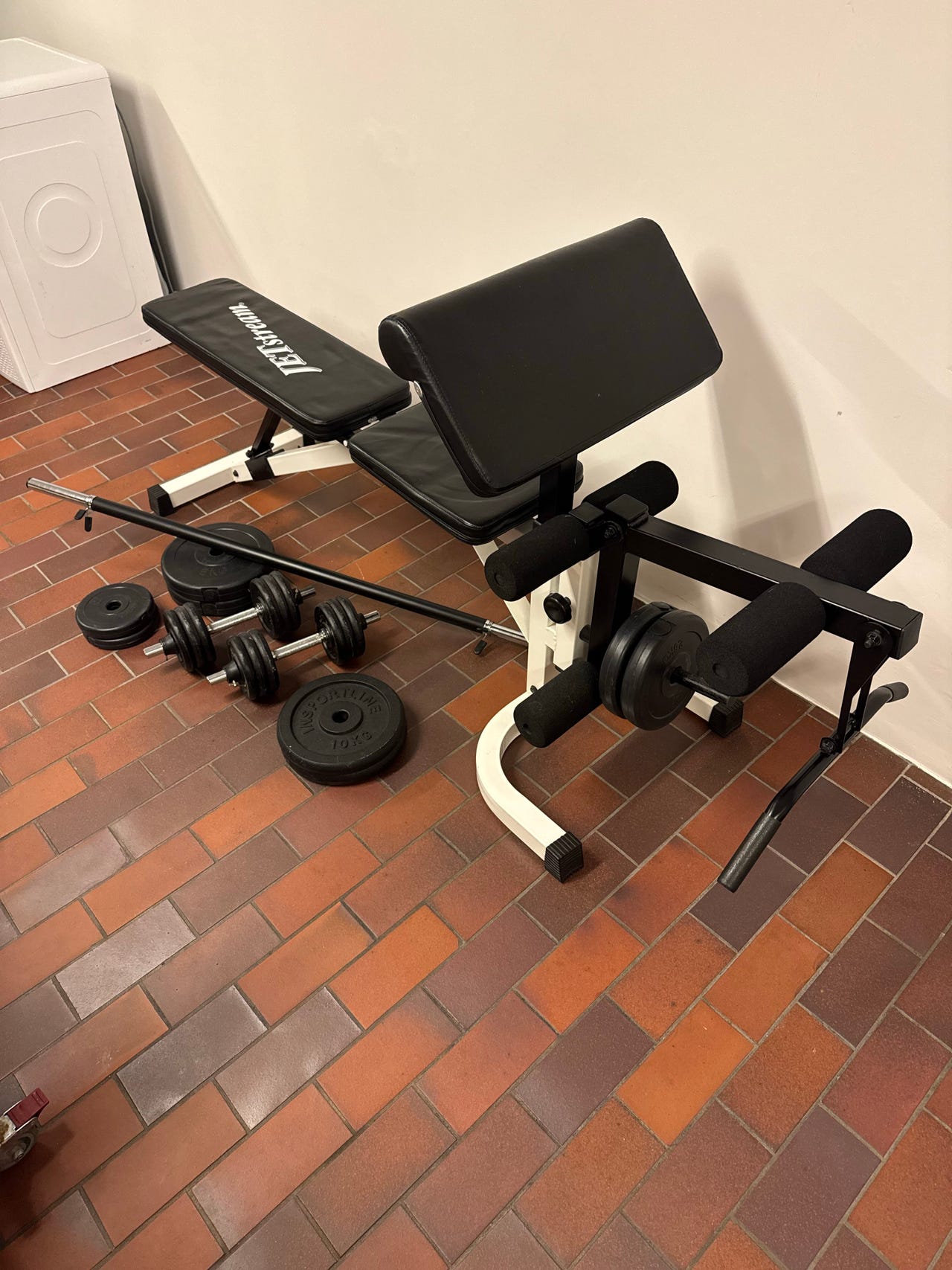 Jetstream træningsbænk med vægtstænger og håndvægte | DBA