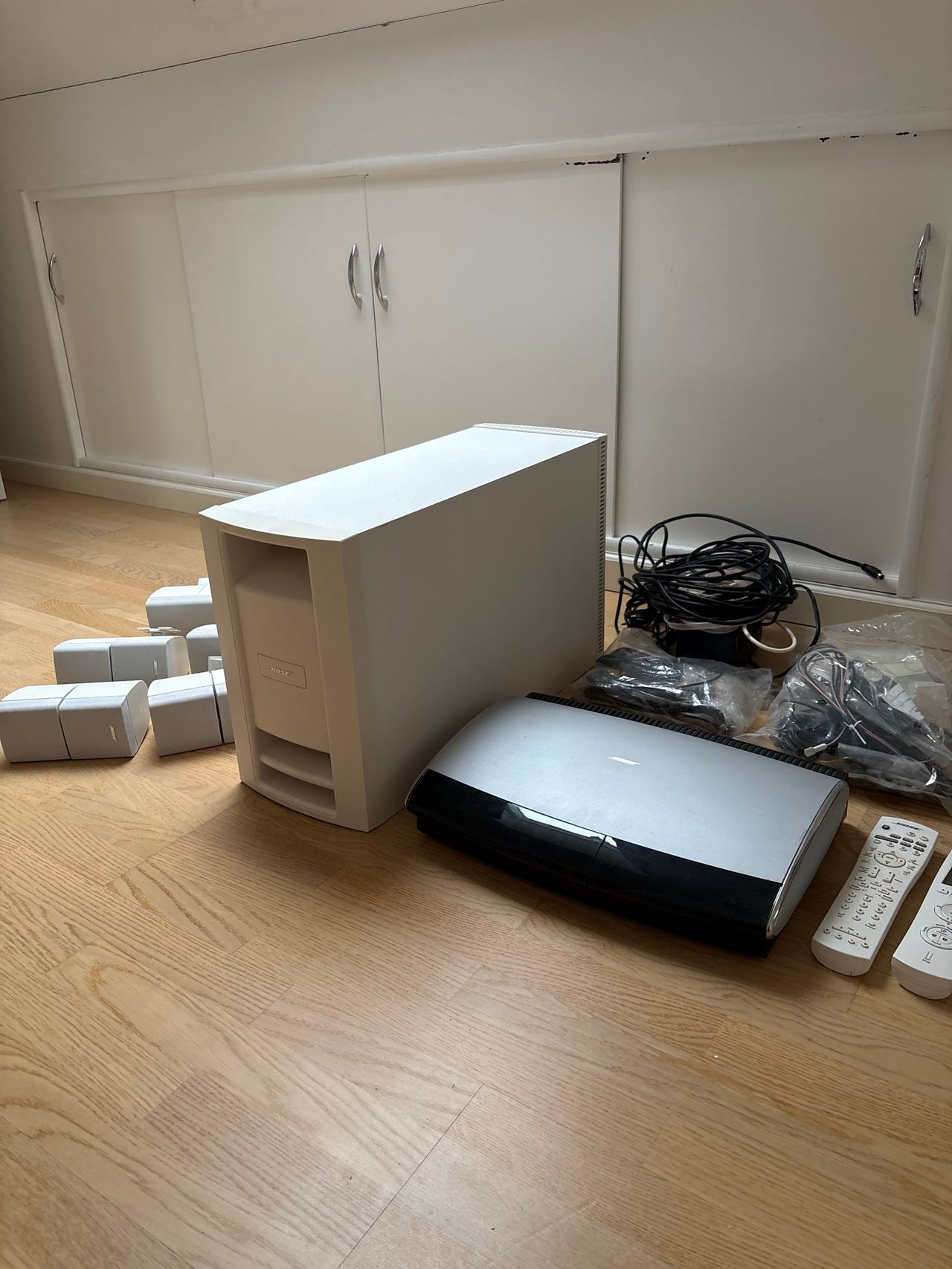 Bose Surround Sound System med højttalere | DBA