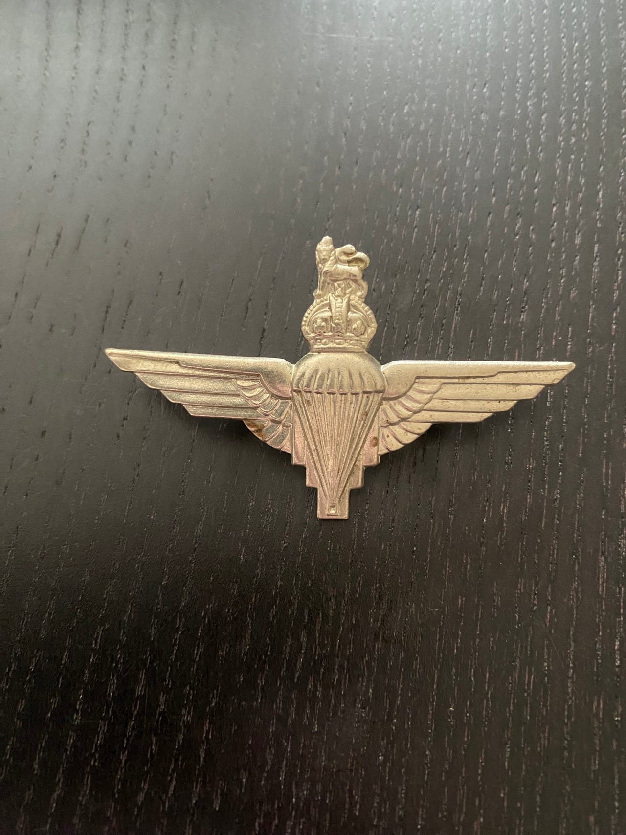 Original WW2 British Parachute Regiment Airborne Cap Badge. | DBA