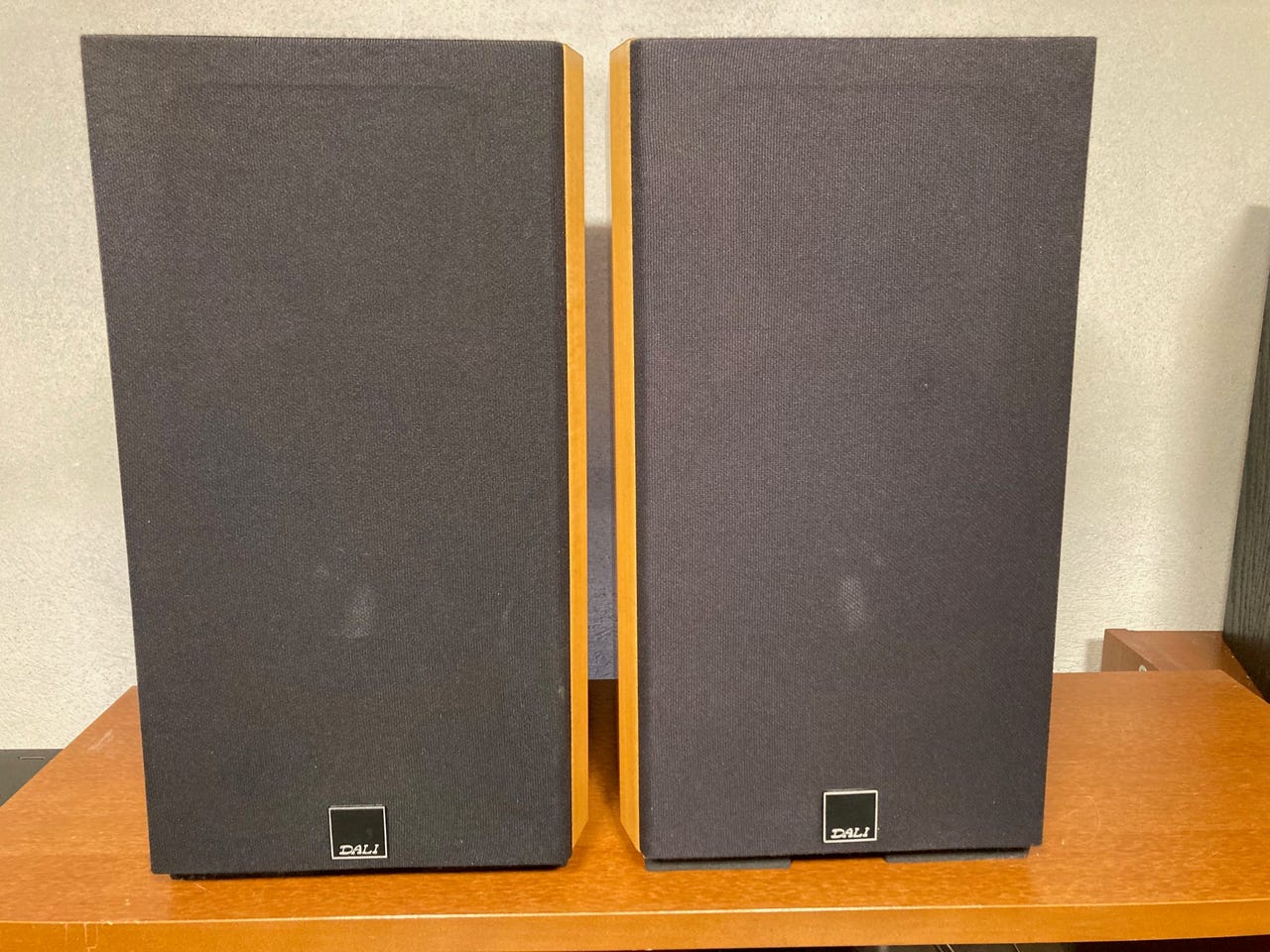 Dali Evidence 370 - MEGET vellydende højttalere | DBA