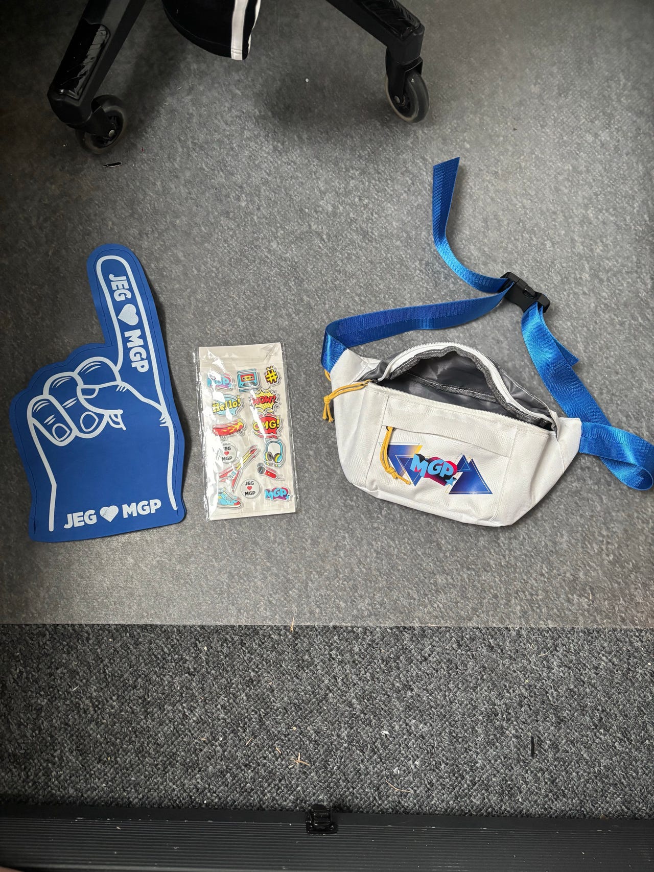 MGP bæltetaske, stickers, fan hånd. | DBA