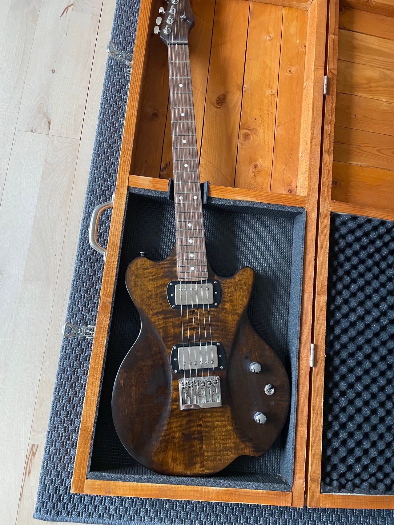 Anton Brudin elektrisk guitar brun | DBA