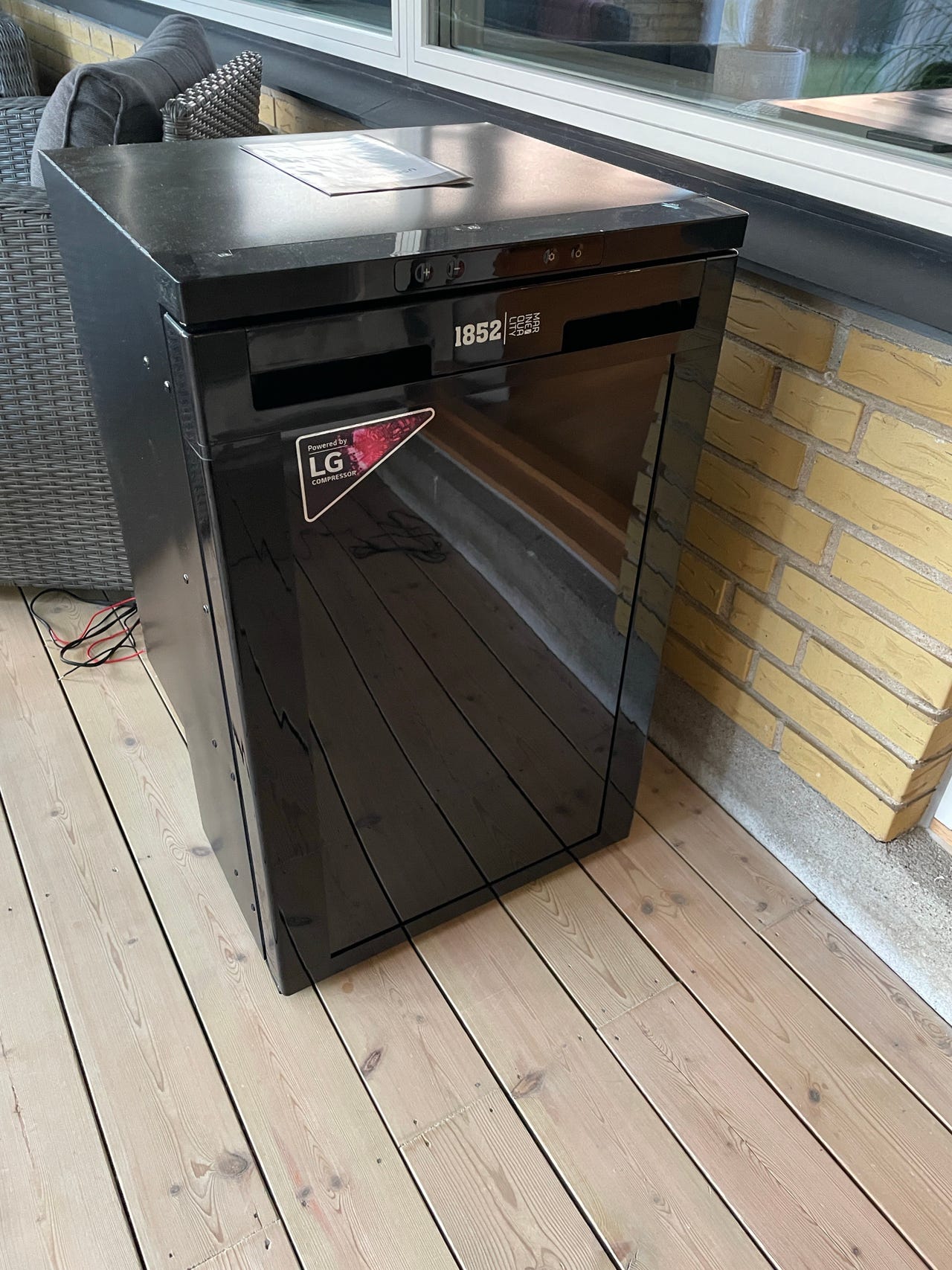 LG køleskab sort | DBA
