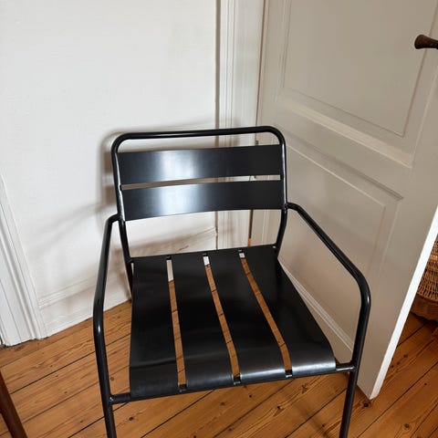 Flot sort rattan stol | DBA