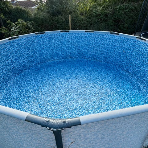 Bestway oval pool | DBA