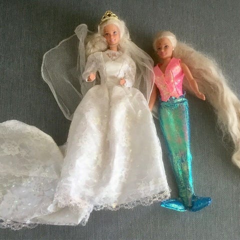 Barbie fra 1966 med tøj og sko | DBA