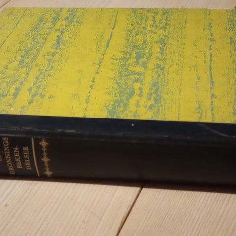 En dronnings bekendelser af Victoria Holt (Bog) | DBA