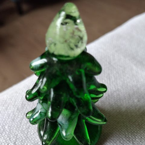 Glas juletræ med pynt | DBA