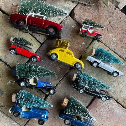 Fine hjemmelavede julebiler med hæklet pynt 🎄 | DBA