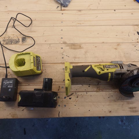 Dewalt DWE4217 fugefræser | DBA