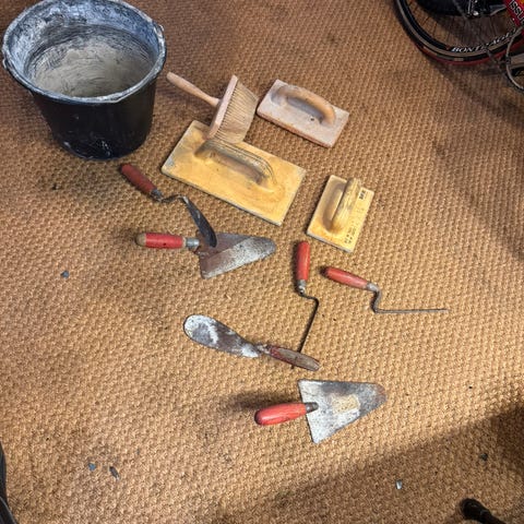 Parti af murerværktøj – murskeer, tandspartler m.m. | DBA