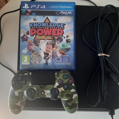 Ps4 med controller oplader og spil | DBA